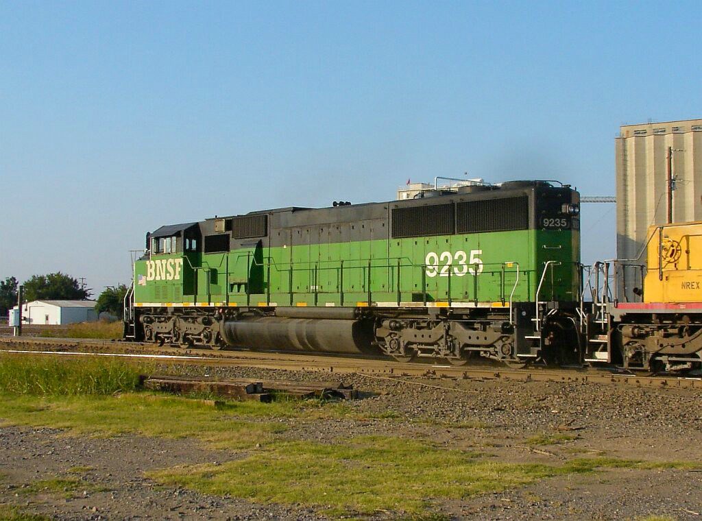 BNSF 5235